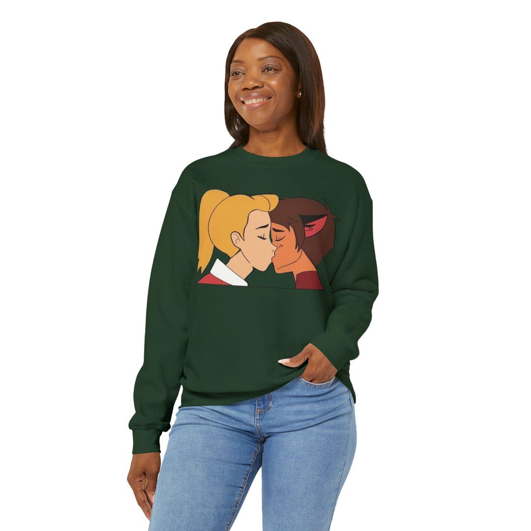 Shera and Catra Lesbian Kiss Sweatshirt: Seasonal Seller, Unisex, Heavy ...