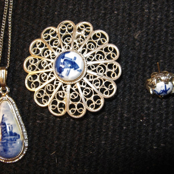 Delft Blue Necklace - Etsy