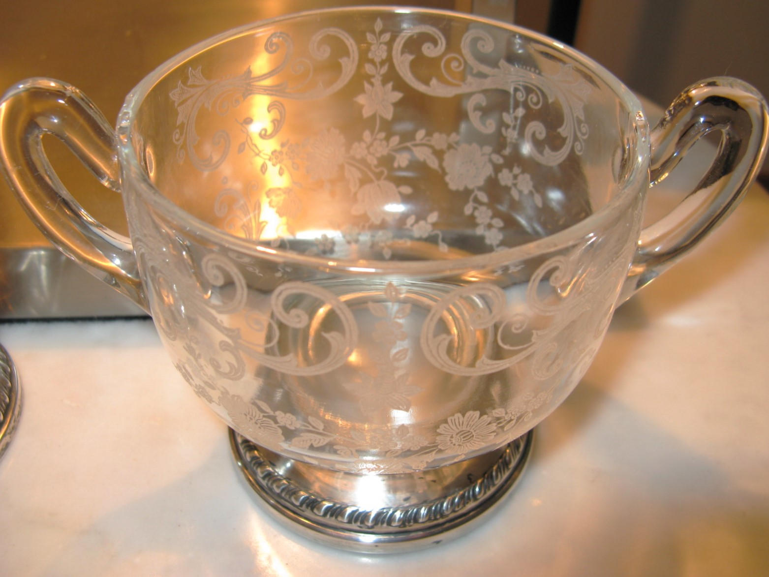 Exquisite Vintage Cambridge Elegant Glass Chantilly Pattern Sugar Bowl ...