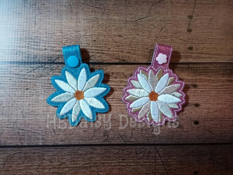 Daisy Key Fob Digital Embroidery Design Two and Three Layer Petal ...