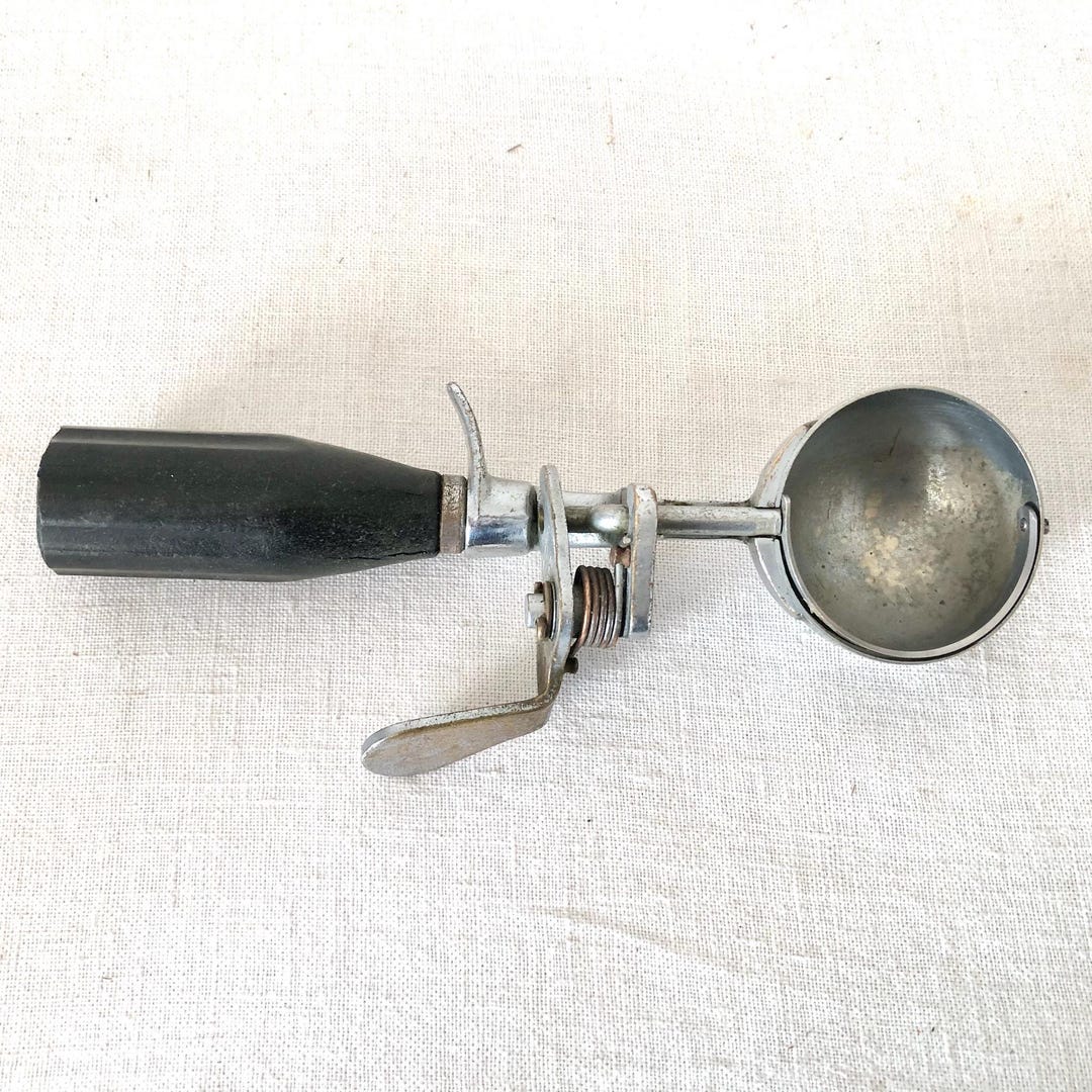 Vintage Benedict Indestructo 24 to A Scoop Ice Cream Scoop - Working ...