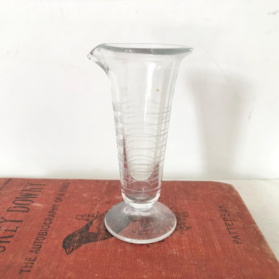 Vintage Small Etched Glass Graduated Lab Beaker - Lab Chemistry ...