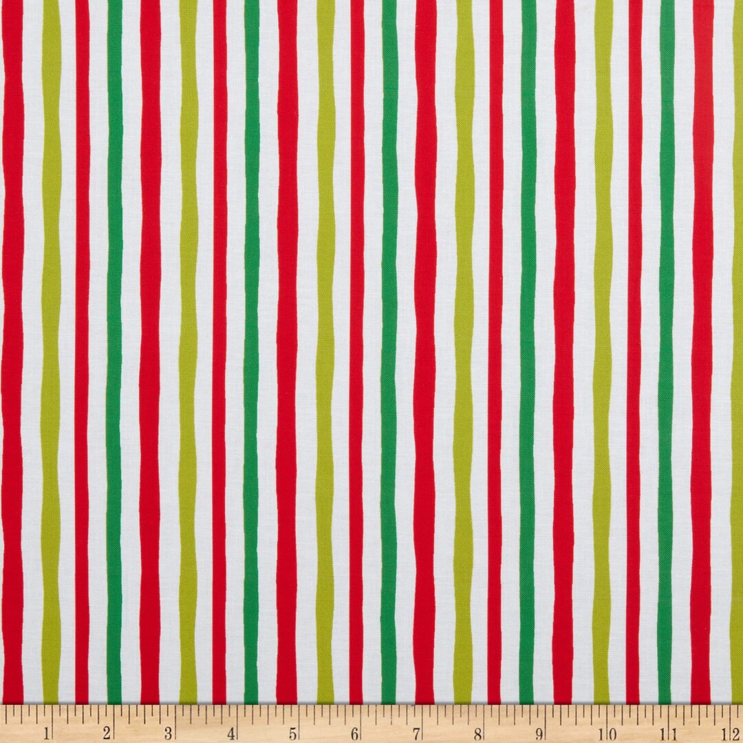 Half Yard How the Grinch Stole Christmas by Robert Kaufman Red Green ...
