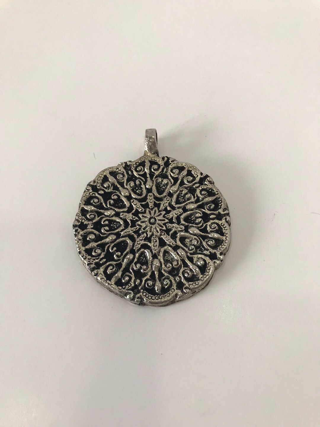 Fabulous Modern Paisley Filigree Pattern Pendant in Silver Metal - Etsy