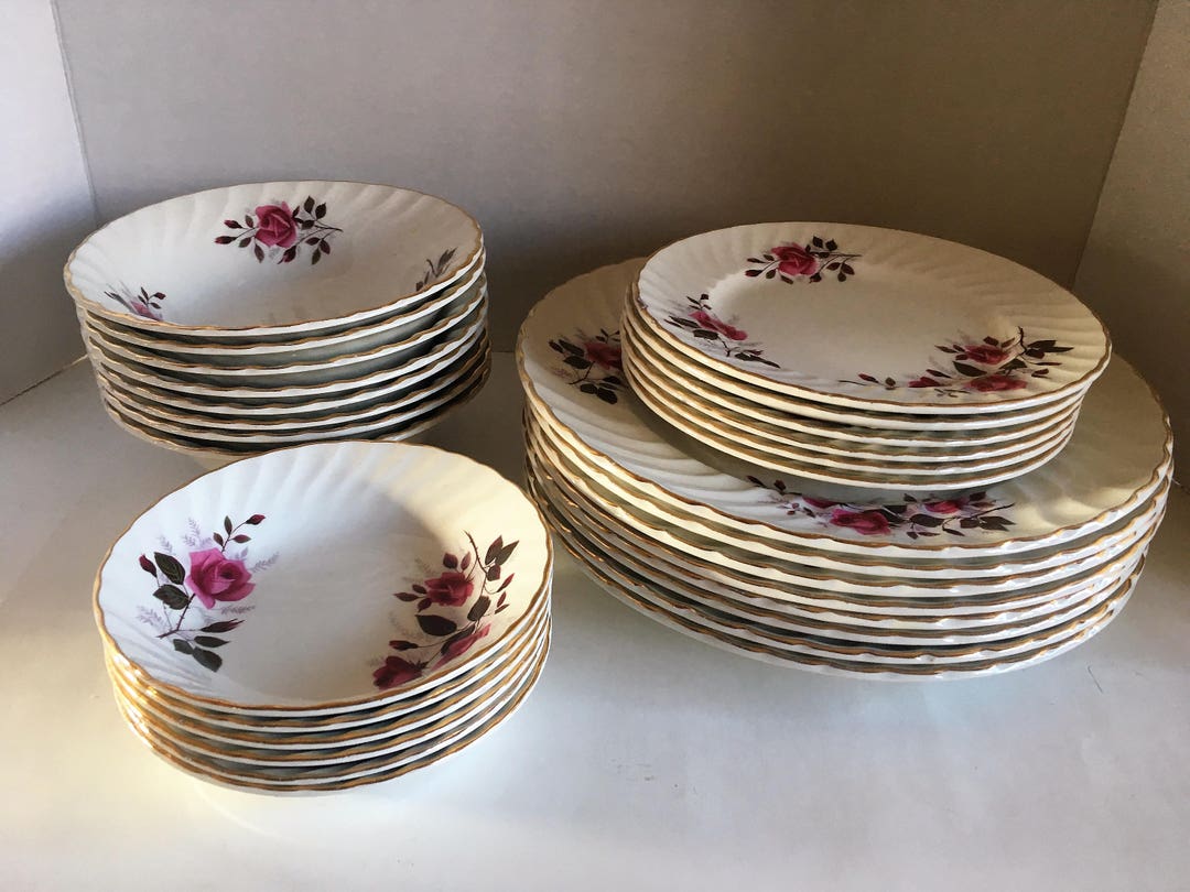 Vintage Ridgway England Fragrance Pattern Ironstone 22 K. Gold 28 Piece ...