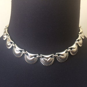 Pegasus Coro White Gold Tone Cockle Shell Linked Necklace and Bracelet ...