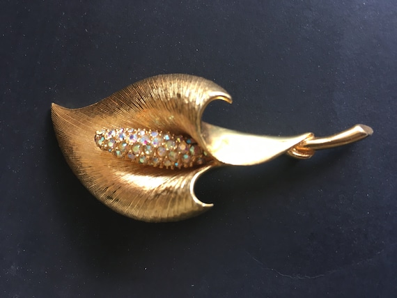 Signed Marcel Boucher Vintage Gold Tone 1950s Boucher… - Gem