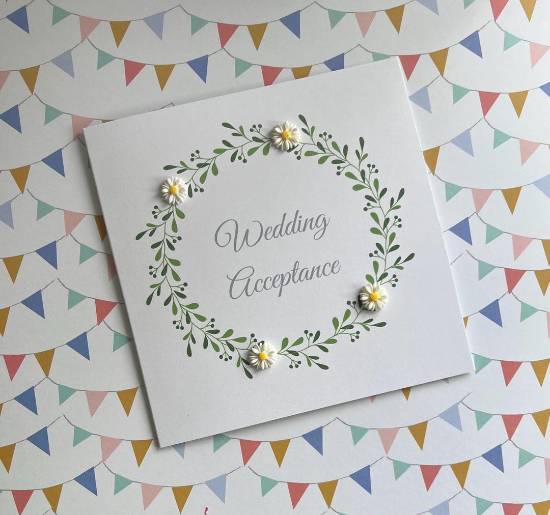 Wedding Acceptance Card: Green Wreath With Embossed Daisies - Etsy UK