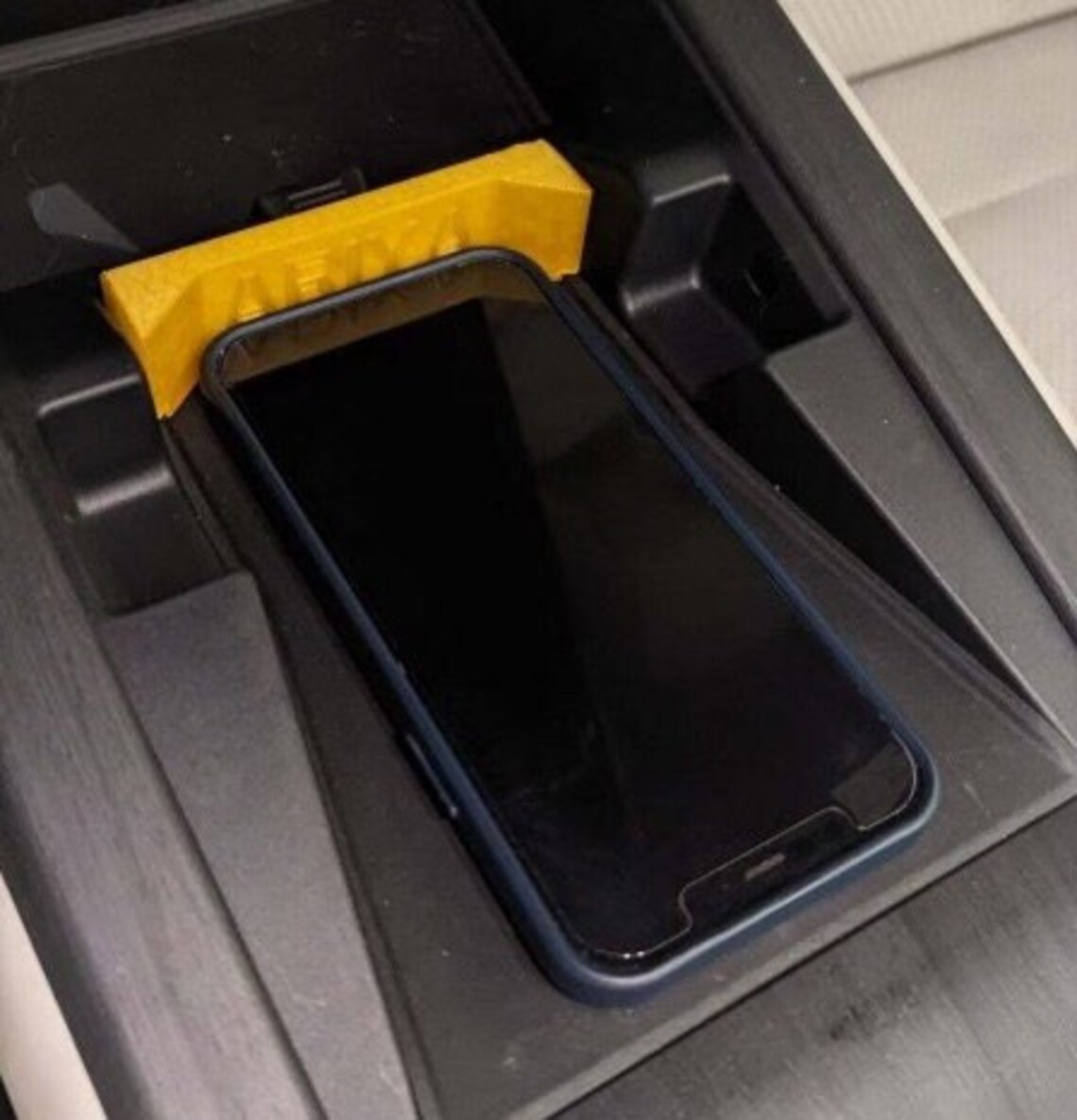 Wireless Charging Phone Holder for Nissan Ariya - STL File for 3D ...