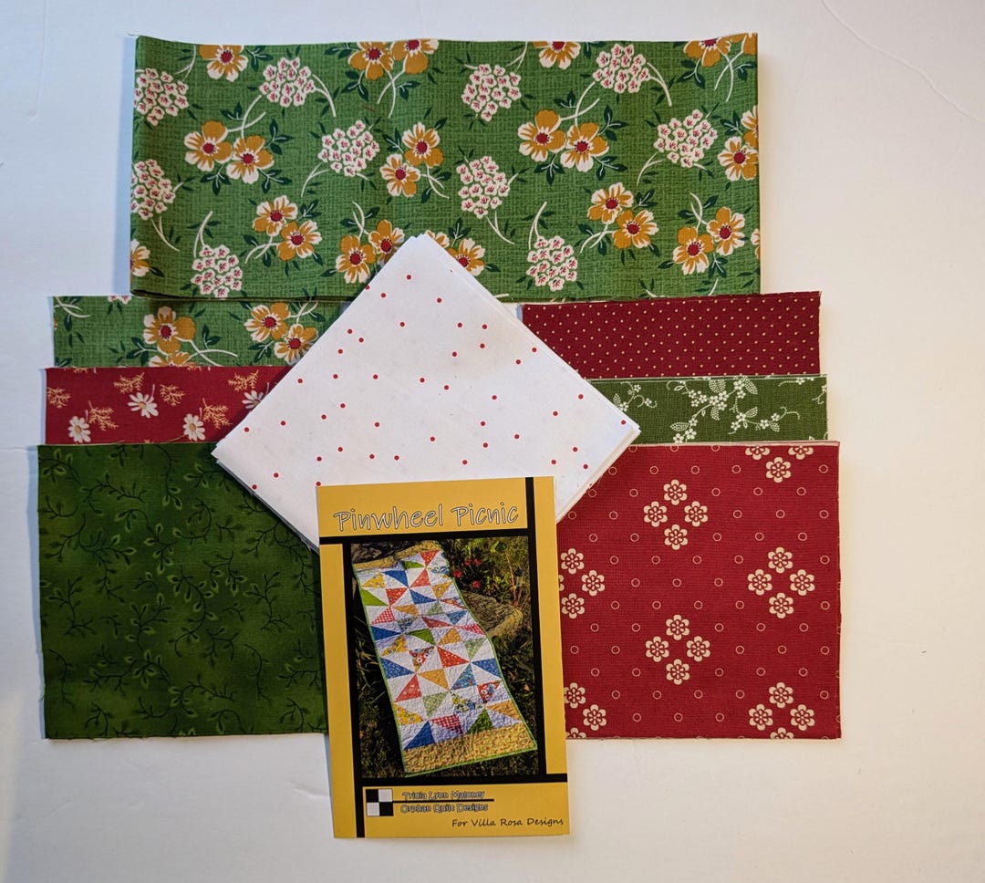 Pinwheel Table Runner Kit Christmas Colors Red and Green Easy Project ...