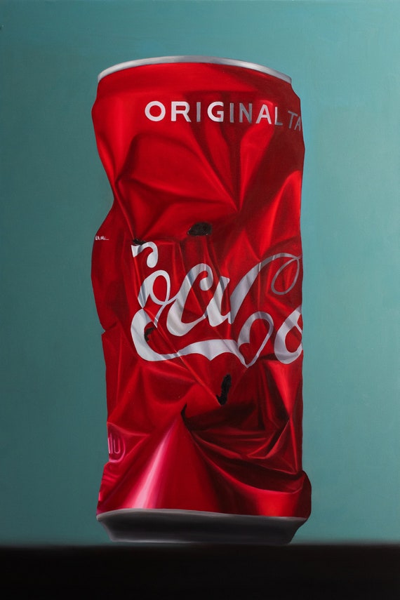 Lata De Coca Cola Triturada Vista Frontal De Lata Triturada De Coca