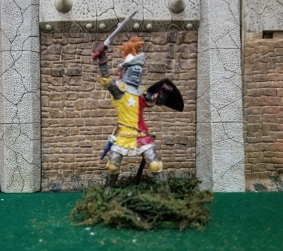 Medieval French Knight, Hand-painted, White Metal, 54mm Miniature about ...