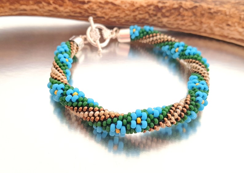 Pattern and Tutorial for 16 Strands Beaded Kumihimo Bracelet Braid on a ...