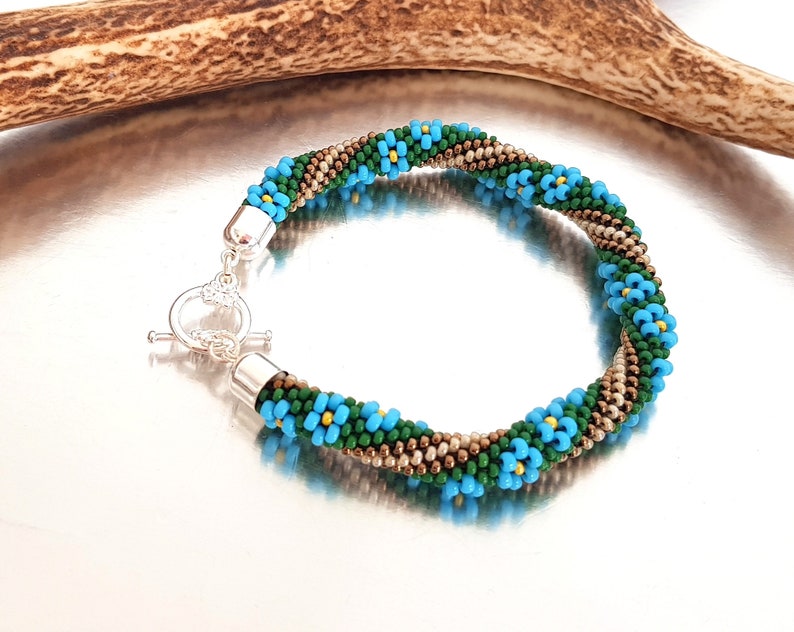 Pattern and Tutorial for 16 Strands Beaded Kumihimo Bracelet Braid on a ...