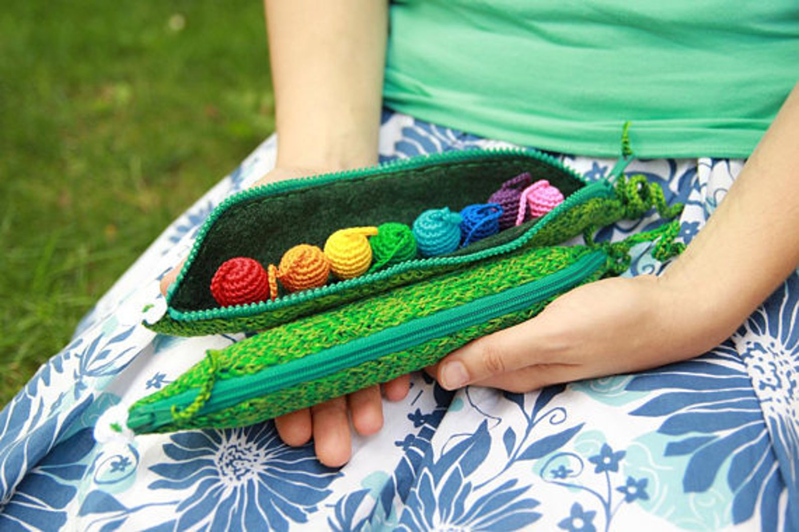 Pattern PDF in English Rainbow Pea Pod Crochet Knitted Zip | Etsy