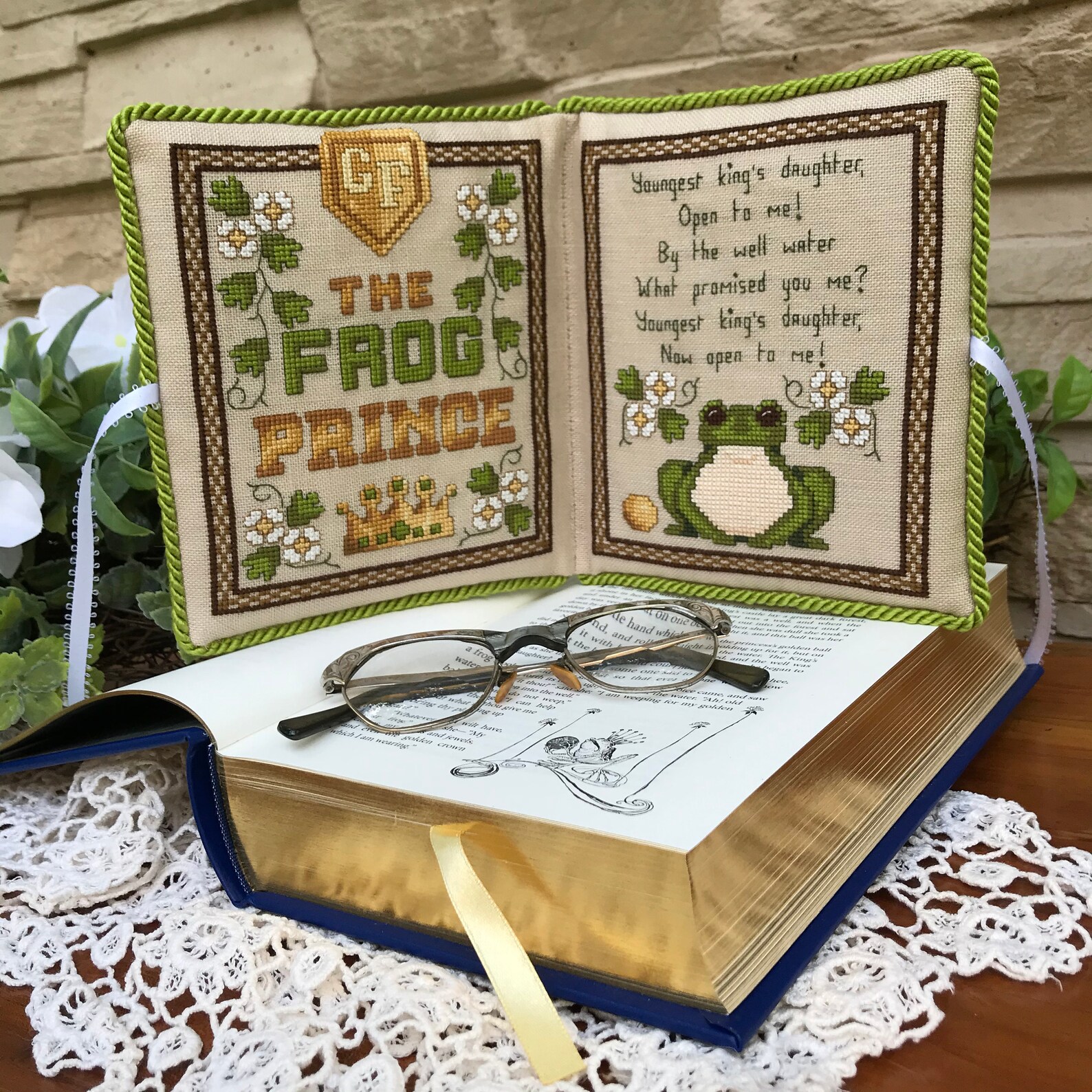 The Frog Prince Storybook Chart, Stitching Book Club - Etsy