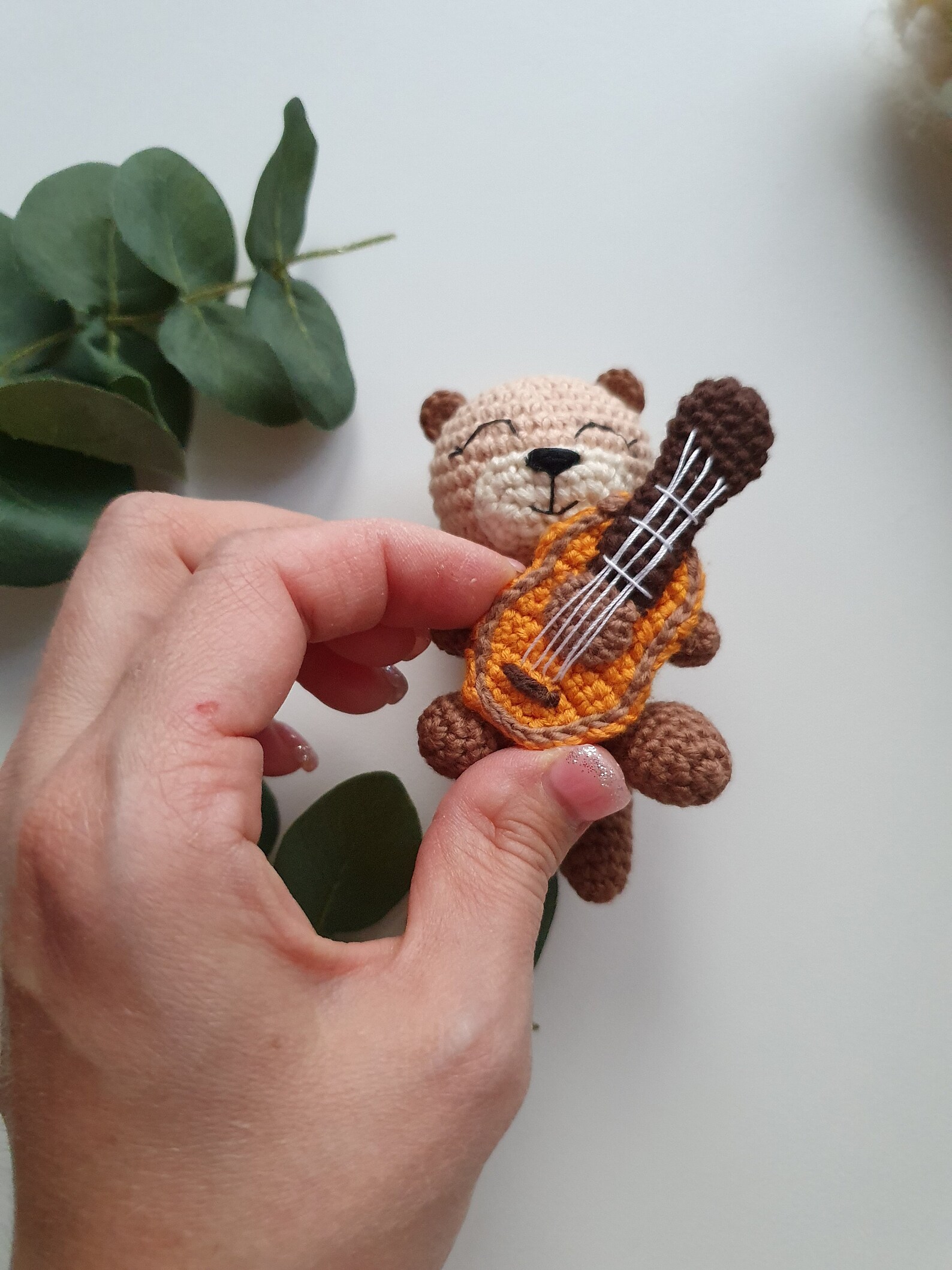 Nutria con guitarra nutria de ganchillo mini juguete nutria | Etsy