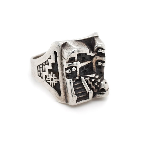 Storyteller Ring - Etsy