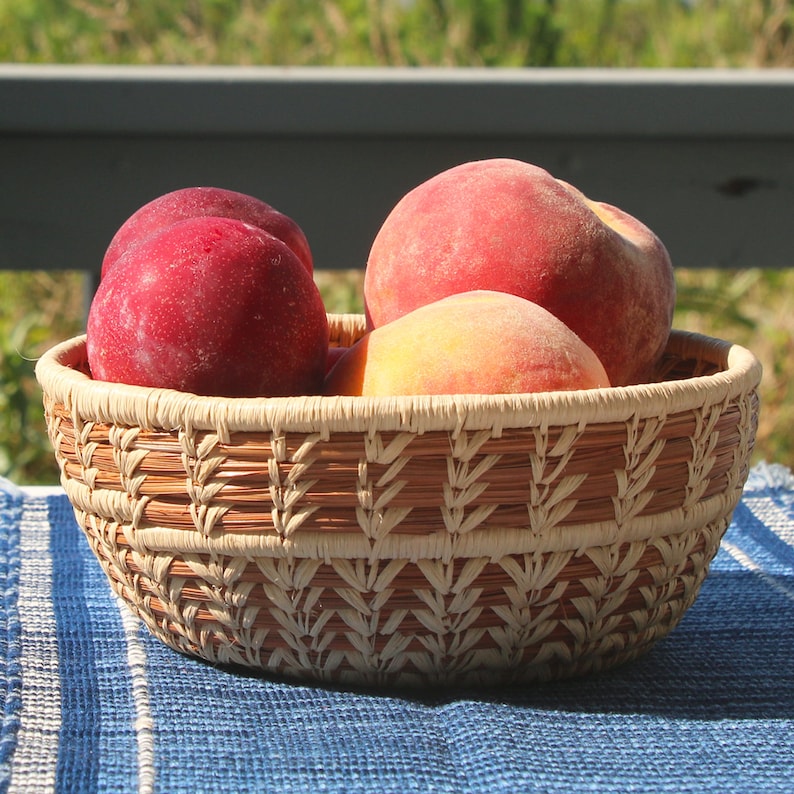 Handwoven Sayda Basket Bowl With Pine Needles and Raffia - Etsy