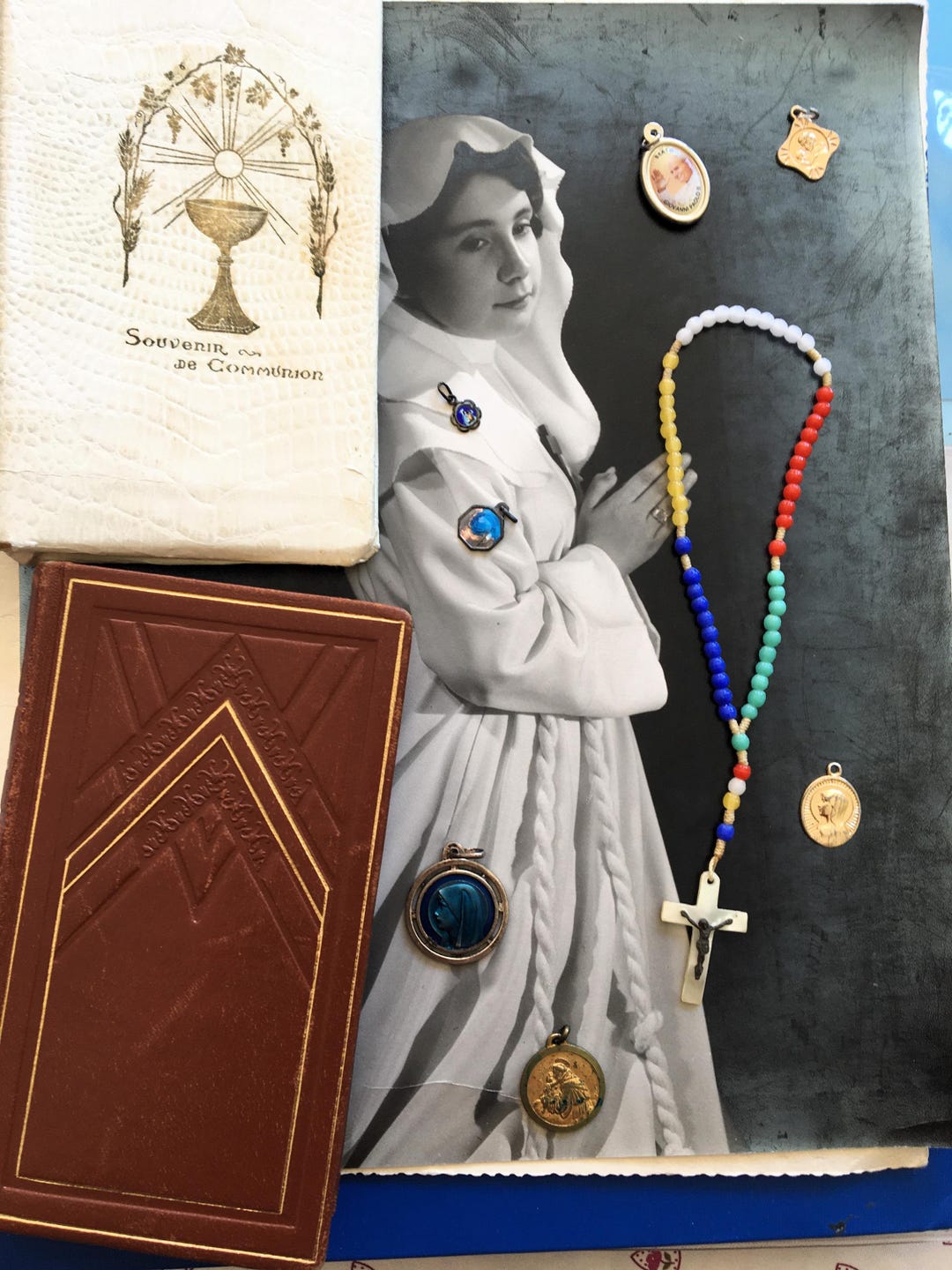 Rare-jesus Missal-hosties+large Communicant Photo+rosary+7 Medals-230 ...