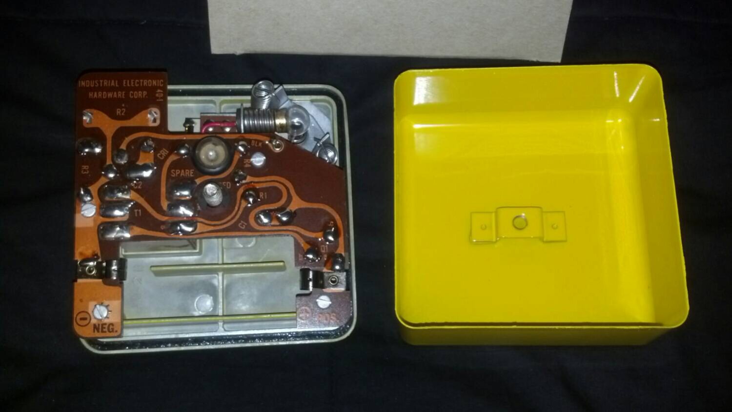 Cold War Era, Civil Defence Radiological Dosimeter Charger CDV-750 ...