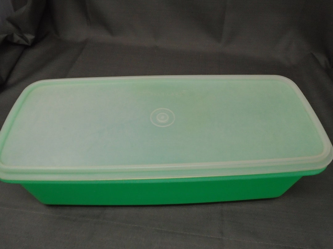 Vintage 80's Tupperware Oblong Celery/veggie/crisper Keeper W/lid ...
