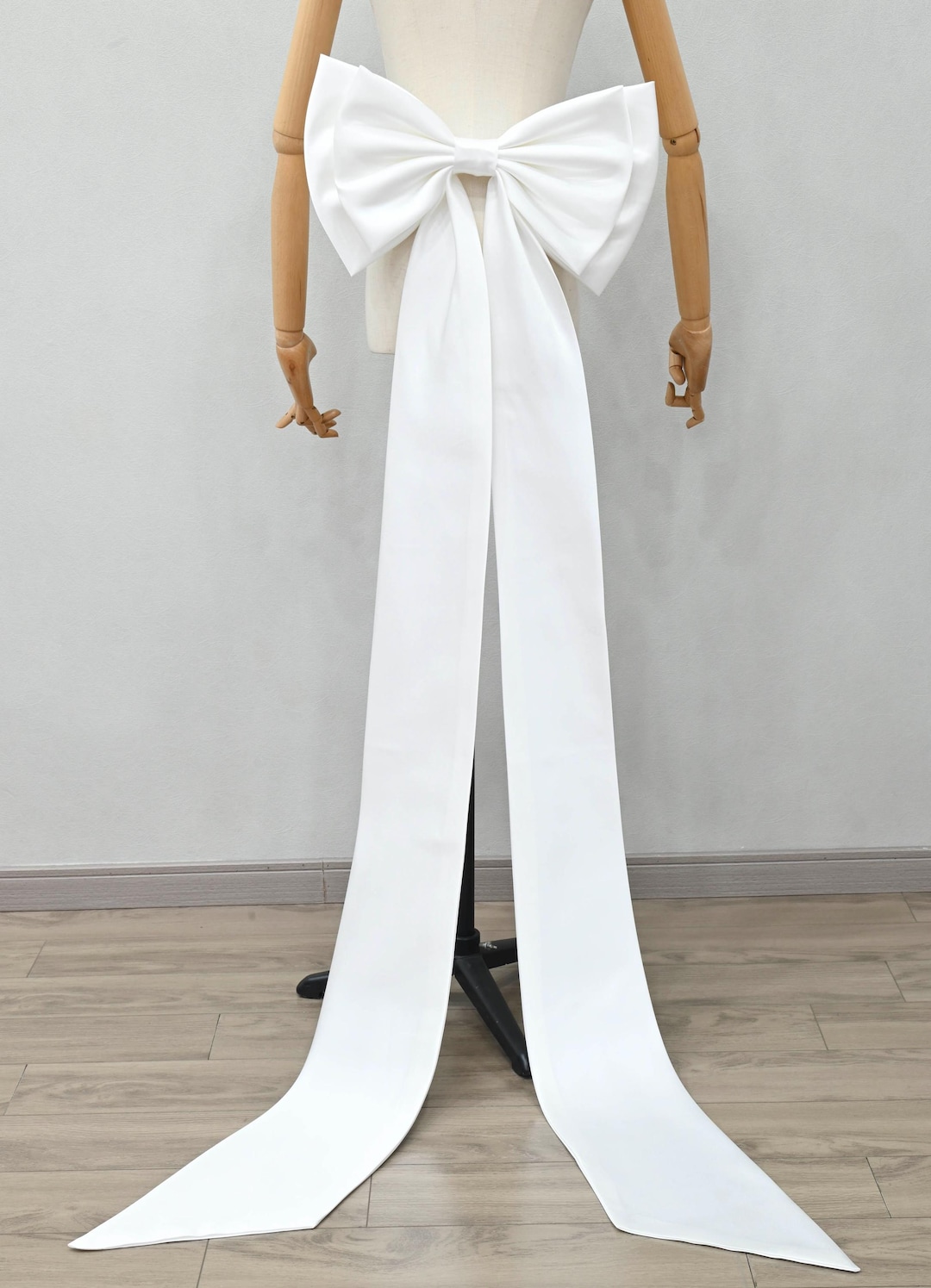 Wedding Bows With Long Tails, Removable Wedding Bows, White Bow to Sew ...