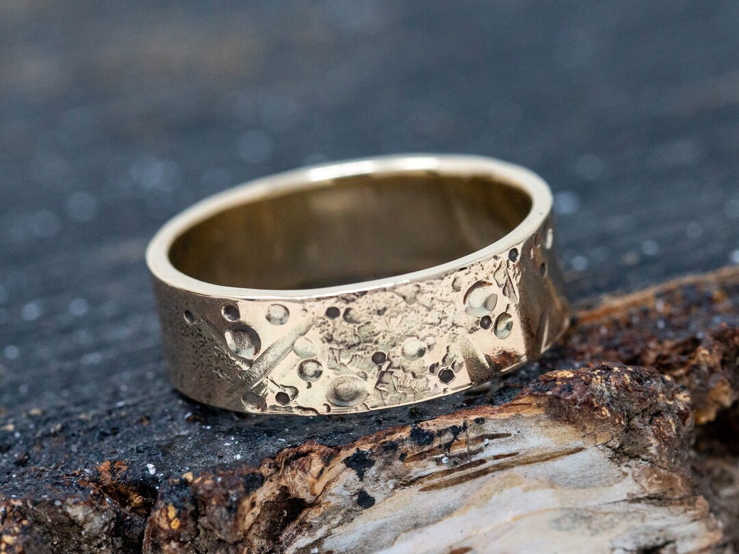 Amor Aeternus Ring, in 9ct Yellow Gold, 6mm Wide, Handcrafted Gold Ring ...