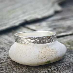 Vetustas Ring, Solid 9ct White Gold Minimalist Ring, Hand Textured Gold ...