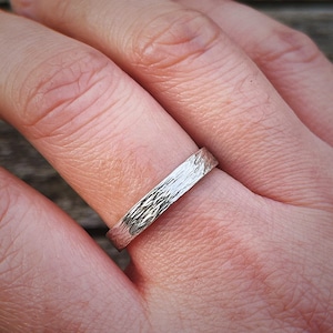 Vetustas Ring, Solid 9ct White Gold Minimalist Ring, Hand Textured Gold ...