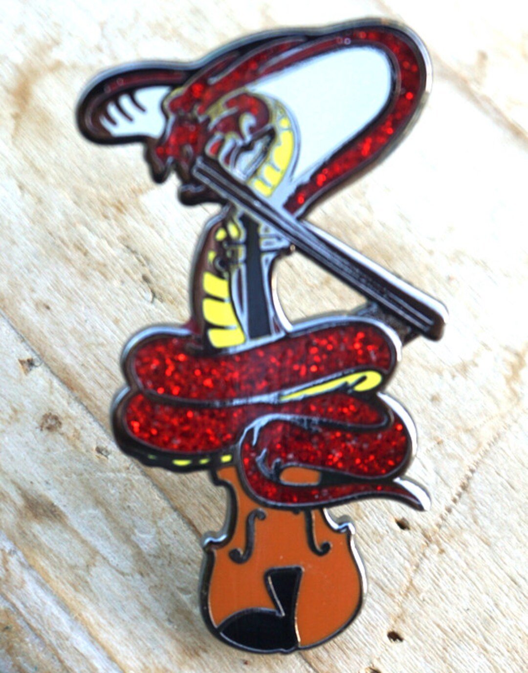 Red Glitter Cobra Fiddler Snake Playing the Fiddle Instrument Hard ...