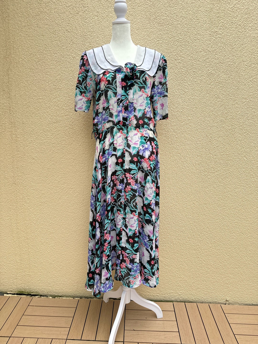 Andrea Gayle Short Sleeve Light Floral Dress With Layered Bold White ...