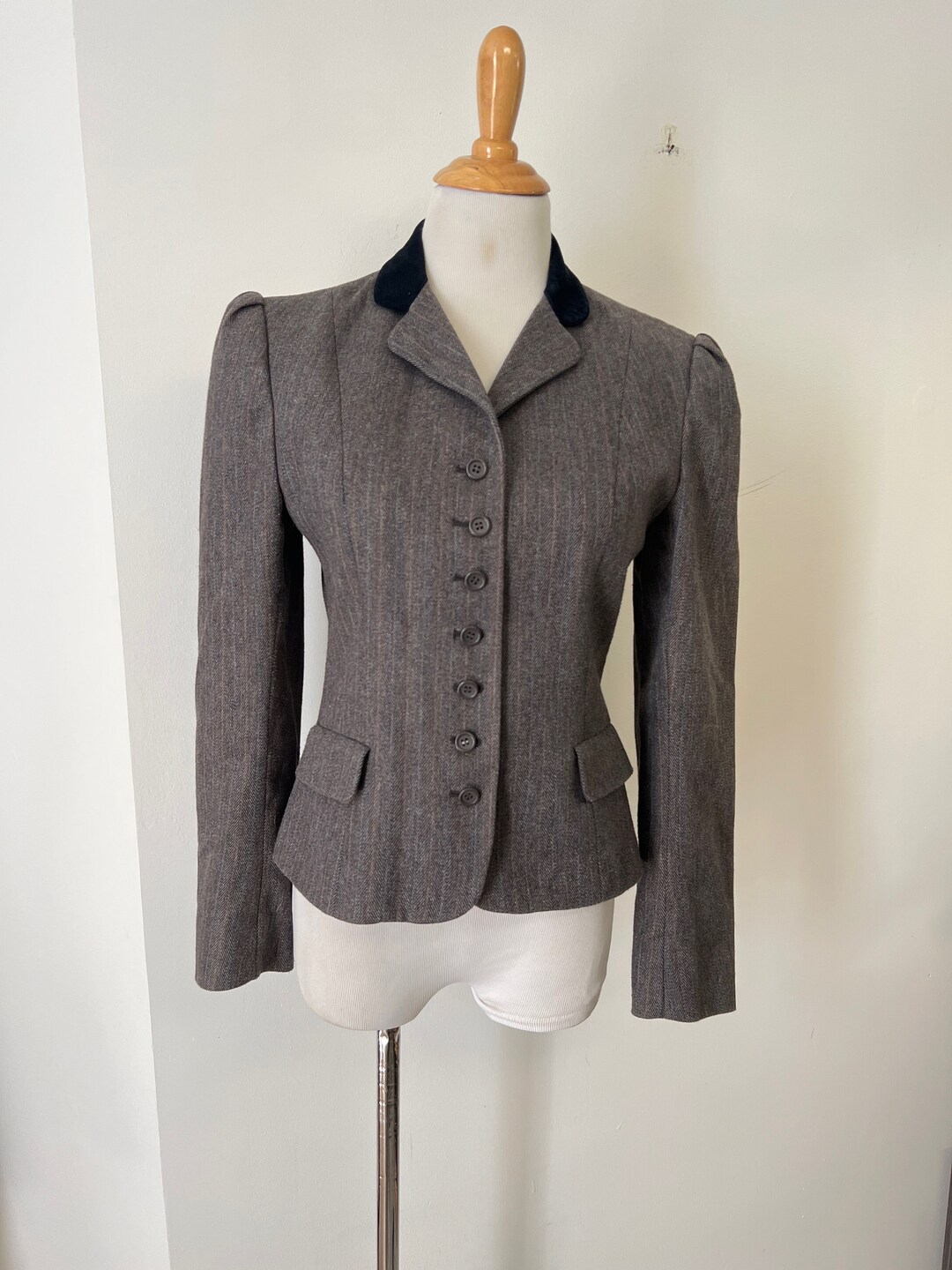 Peabody House Single Breasted Gray Herringbone Wool Velvet Collar ...