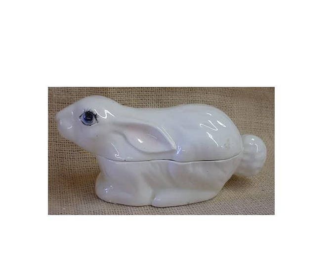 Zrike MEADOW BUNNY 1/4 Lb Covered Butter Dish, Gray Rabbit Blue Ribbon ...