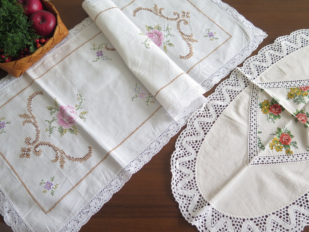 Embroidered Table Toppers Set of 2, Swedish Embroidery Scandinavian ...