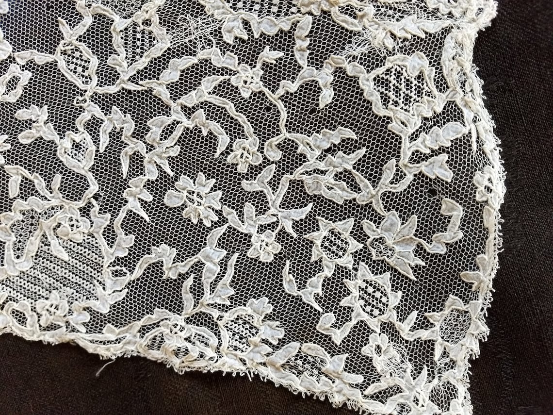 Carrickmacross Irish Lace Collar Applique Tulle Net Floral Design ...