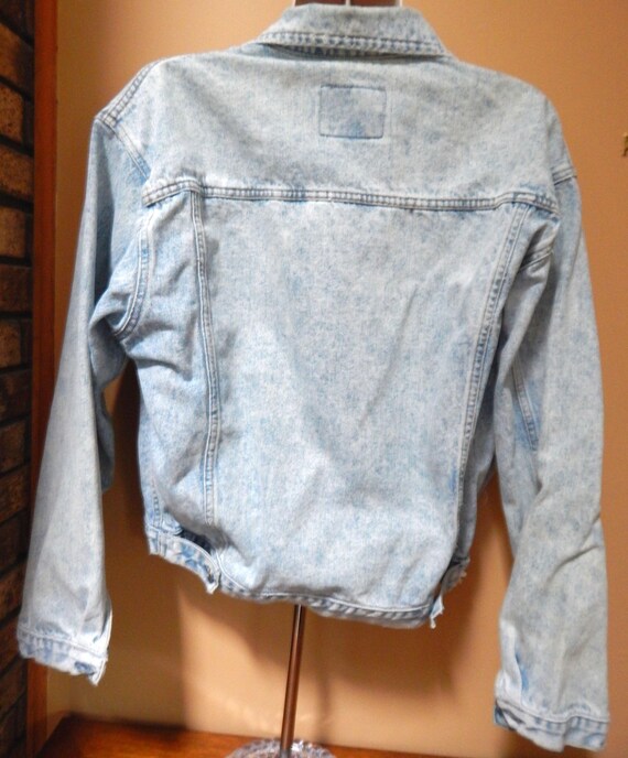 Late 80s - Early 90s men's denim jacket, light wash, … - Gem