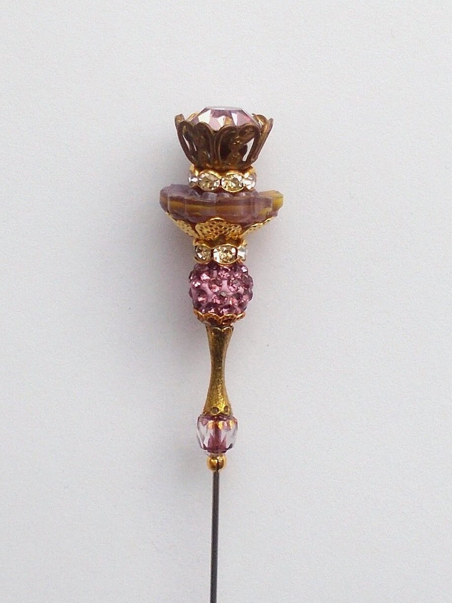 Pretty Pale Amethyst Mix Glass Bead & Gold Coloured Finding 7.5 inch ...