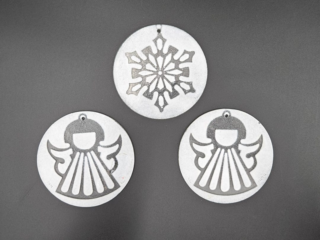 Set of 3 Frosted Glass Disc Ornaments 1979 - Etsy