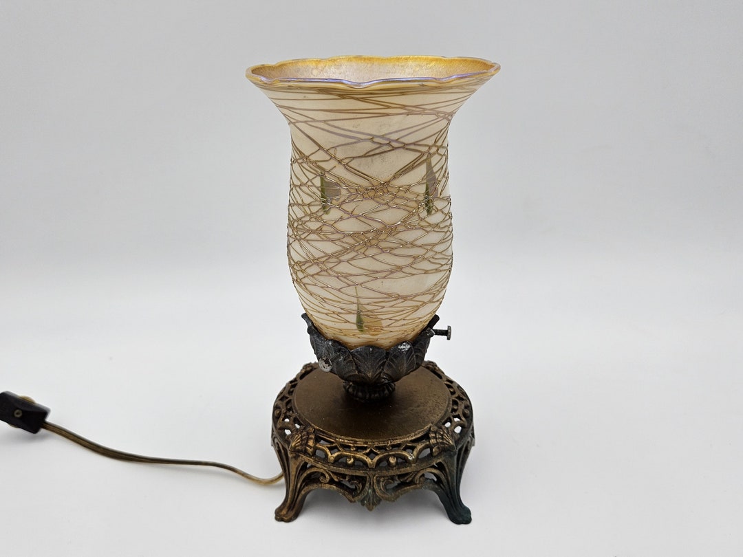 Quezal Art Glass Threaded Heart and Vine Pattern Shade on Lamp Base - Etsy