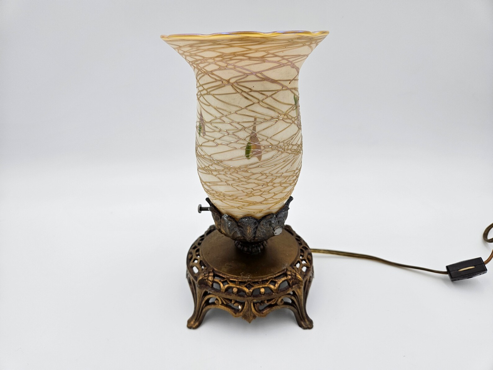 Quezal Art Glass Threaded Heart and Vine Pattern Shade on Lamp Base - Etsy