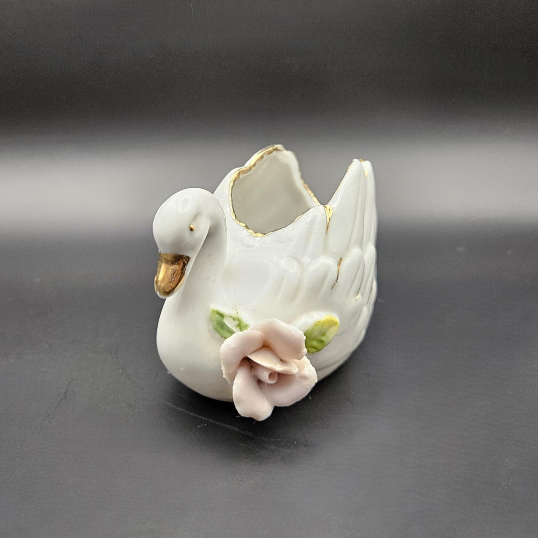 Small Porcelain Swan Made in Japan - Etsy