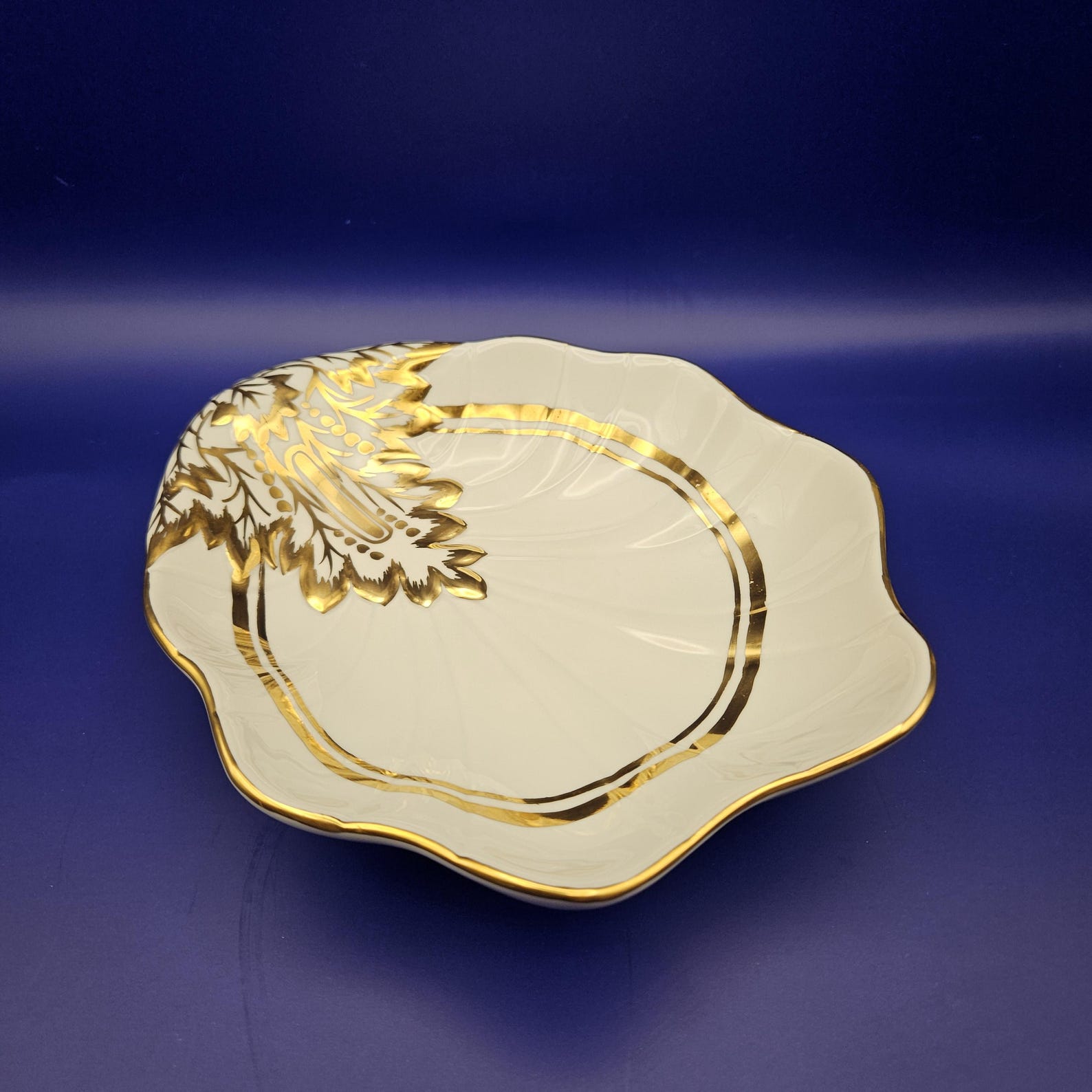 Andrea by Sadek Porcelain Shell Dish Detailed With Gold - Etsy