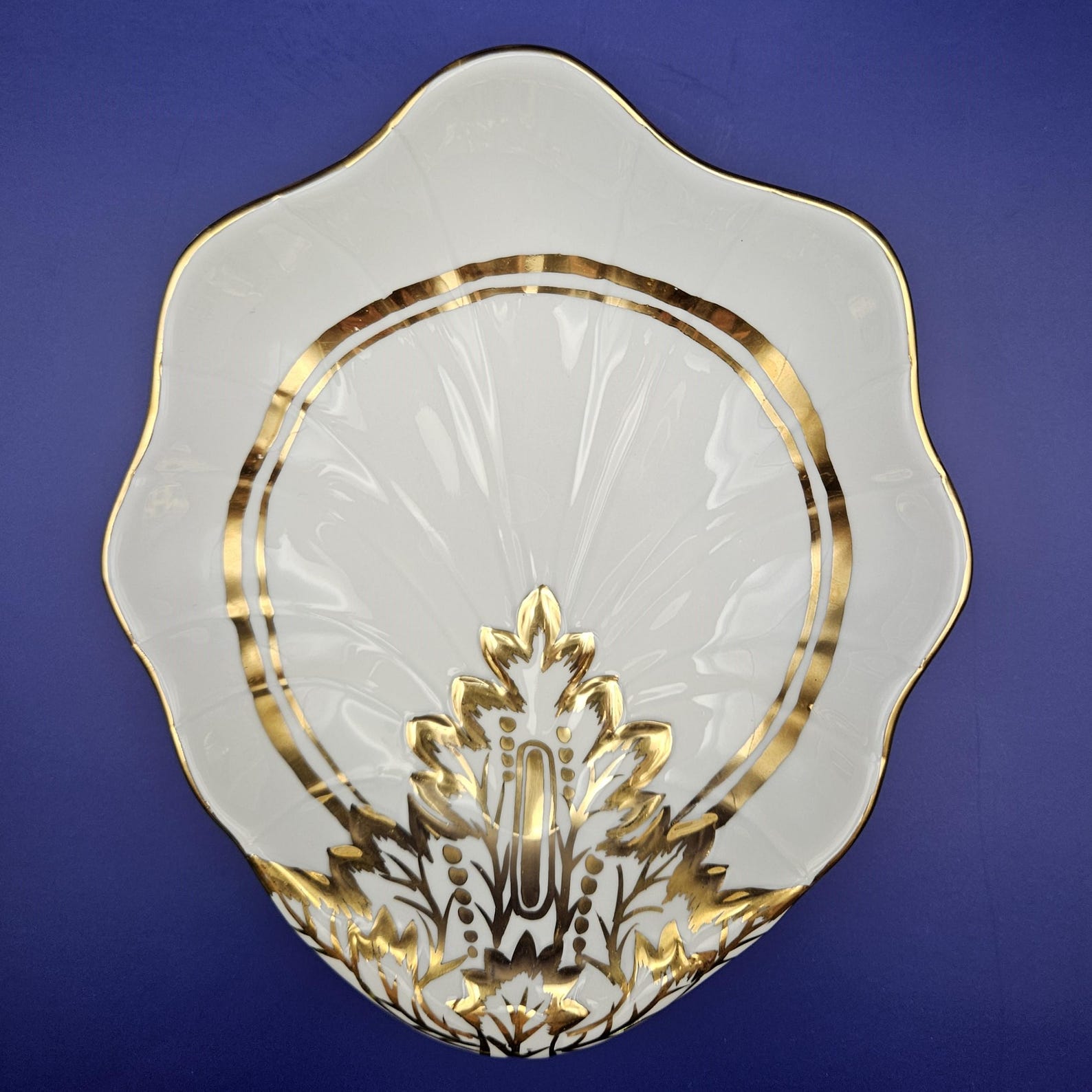 Andrea by Sadek Porcelain Shell Dish Detailed With Gold - Etsy
