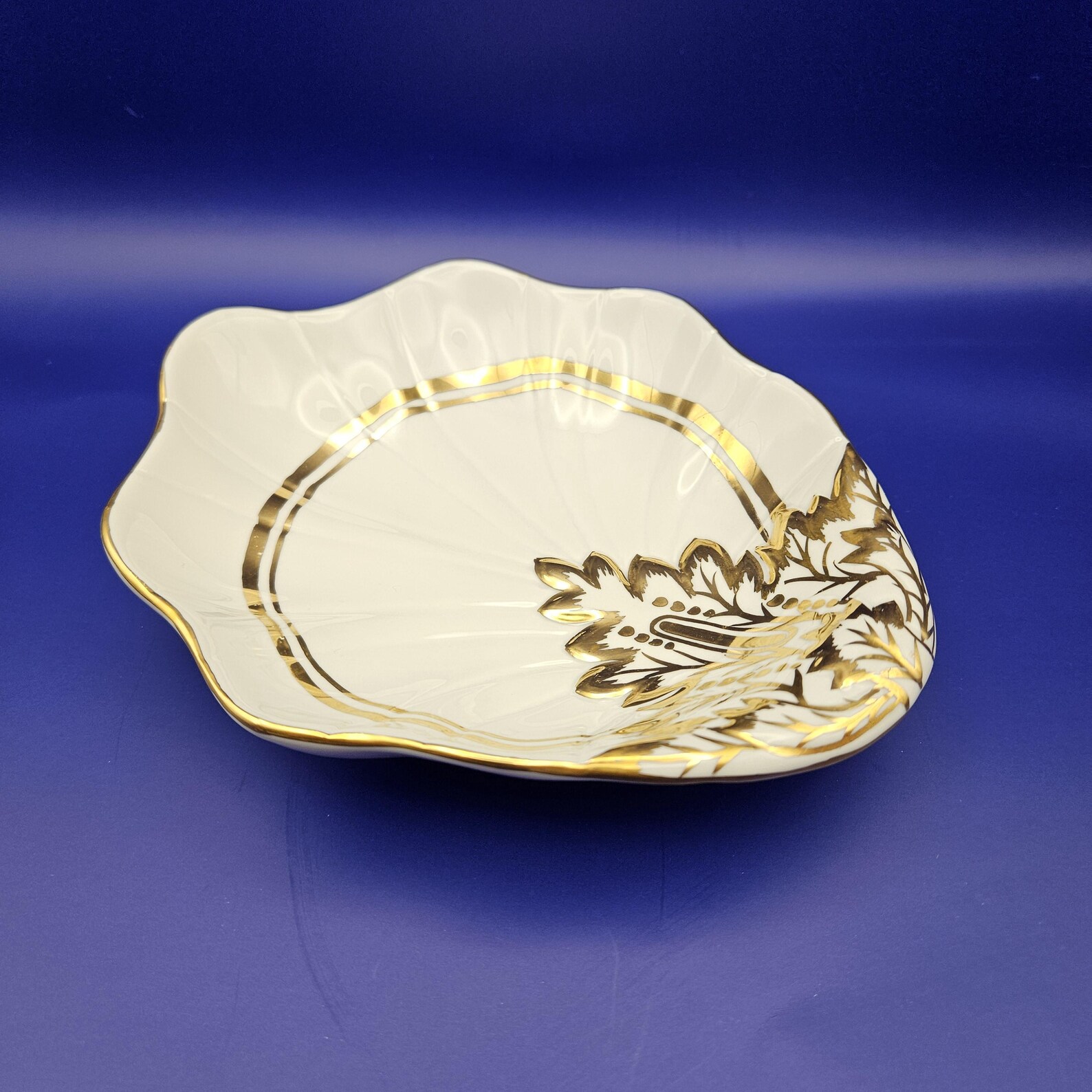 Andrea by Sadek Porcelain Shell Dish Detailed With Gold - Etsy