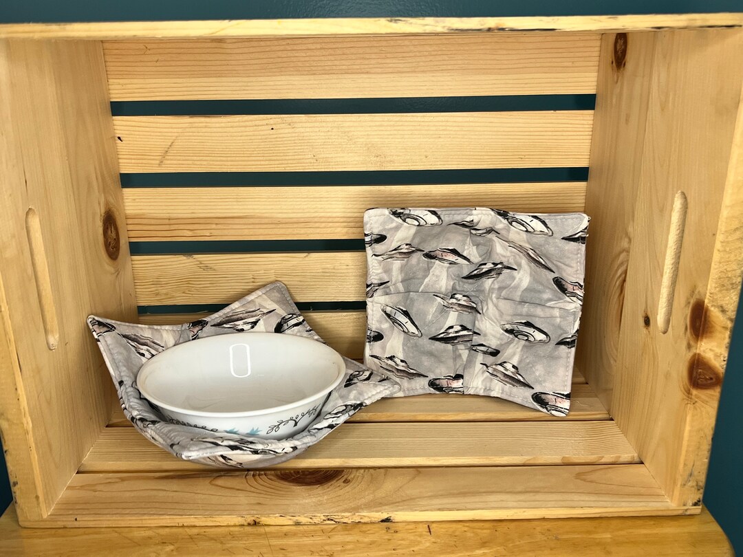 Alien Spaceship/flying Saucers/ufos One Soup Bowl COZY Hot Bowl Pad ...