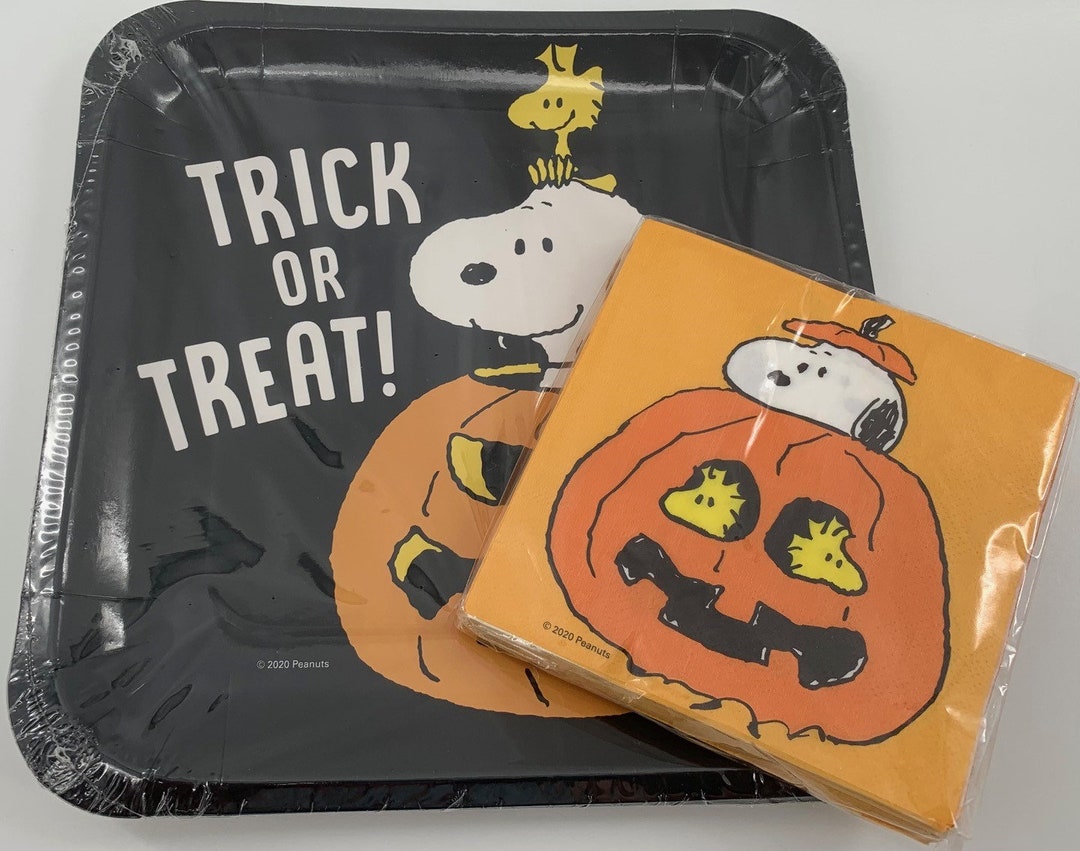 Peanuts - Snoopy Trick or Treat Plates and Napkins - Etsy
