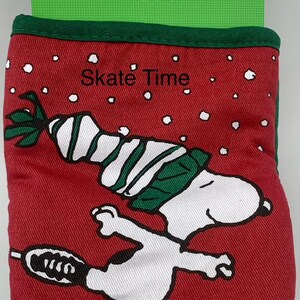 Peanuts - Snoopy Winter Mini Oven Mitts - Etsy
