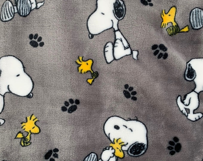 Peanuts - Snoopy and Woodstock Pawprints Plush Throw EXTRA LONG - Etsy