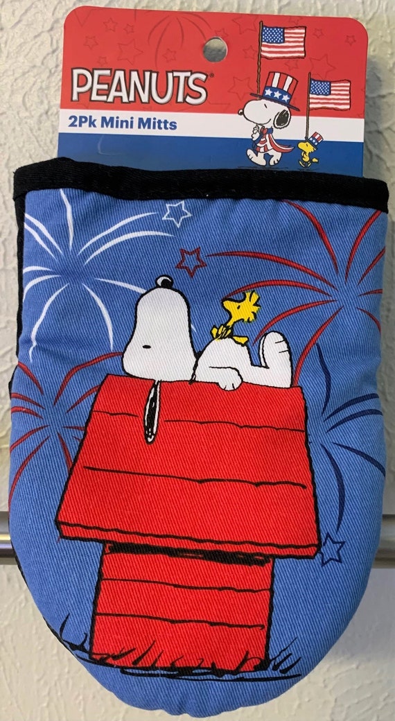 Peanuts Snoopy Fireworks Mini Oven Mitts | Etsy